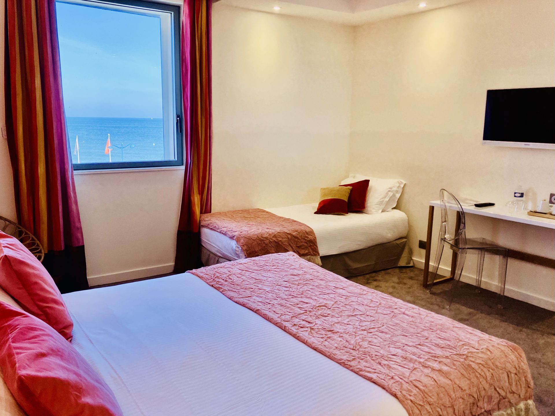 Chambre Triple & Suite Familiale Vue Mer – Hôtel Outre-Mer